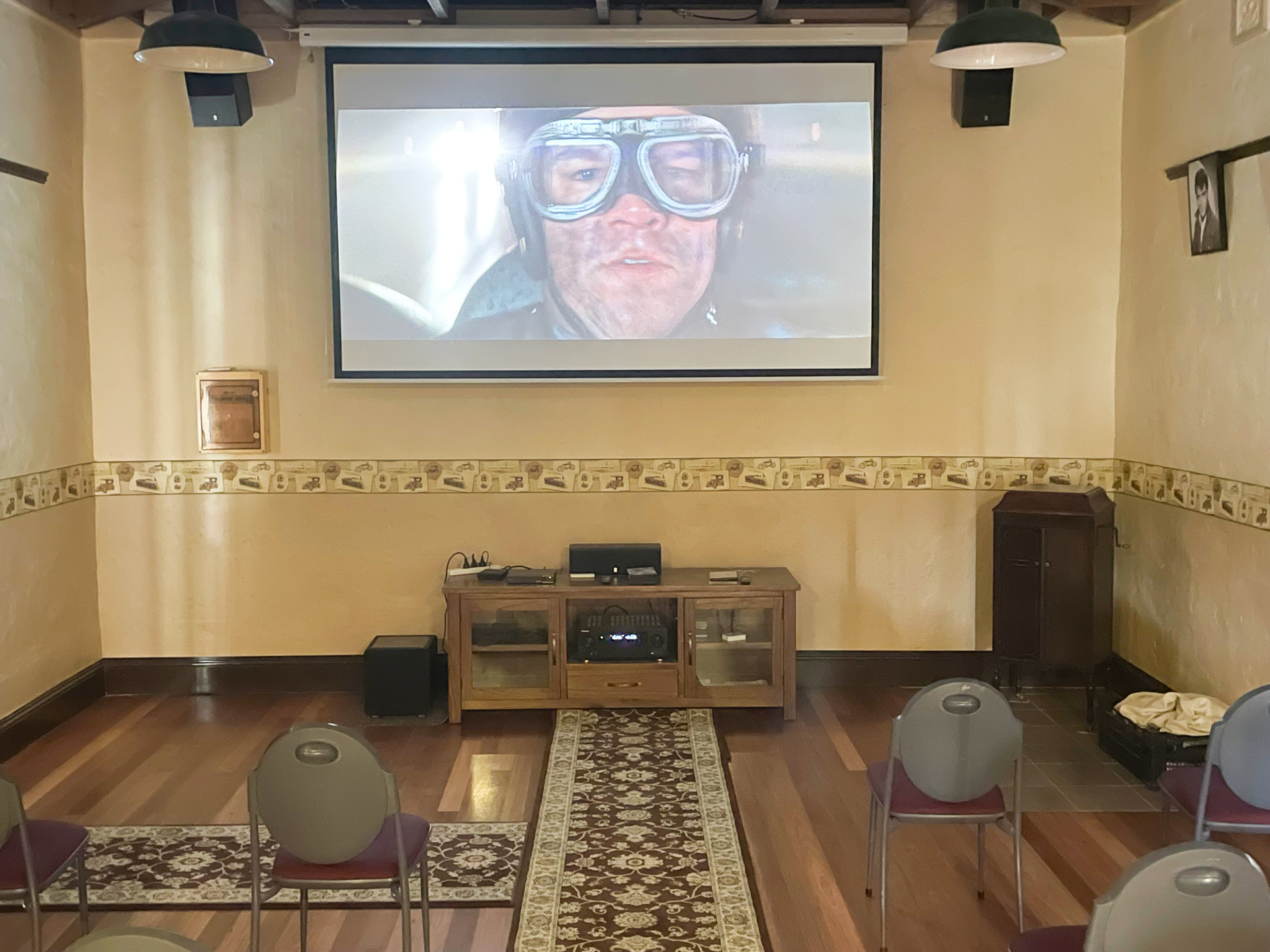 Mini Cinema - Revolution Motor Museum - Mypolonga SA